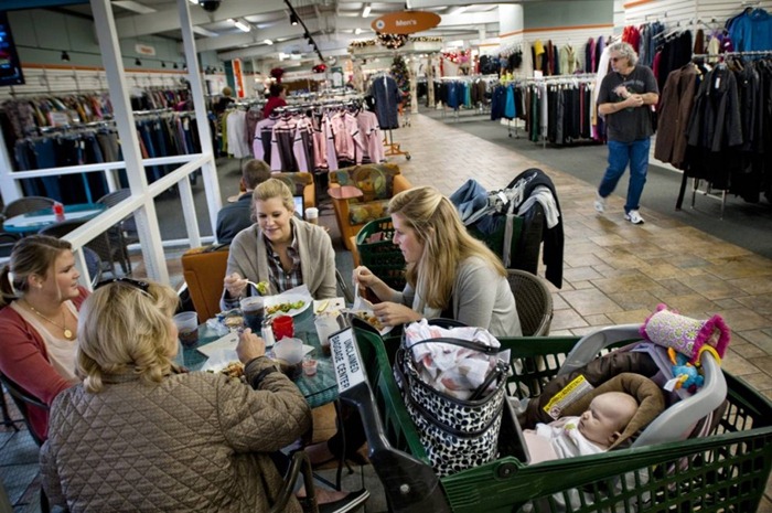 Unclaimed Baggage Center: A Retail Store of Lost Luggage | Amusing Planet